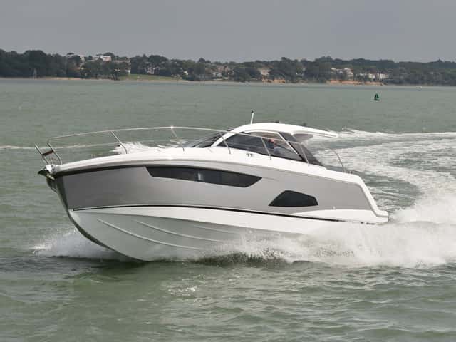 Sealine S330, la nueva generación
